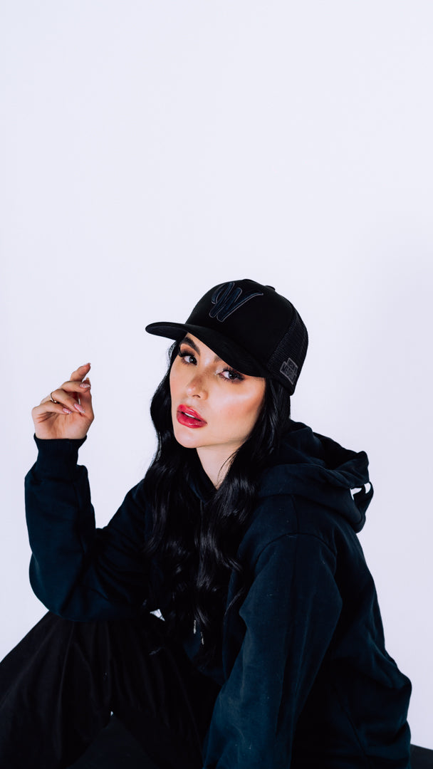 Classic W Black Edition – W Merch Store